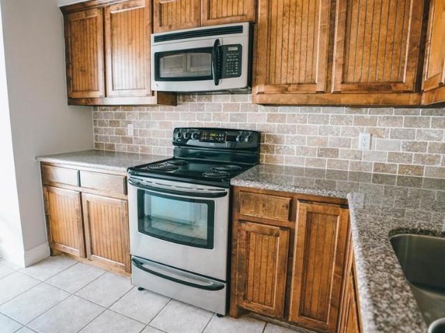 4144 Greystone Way 104