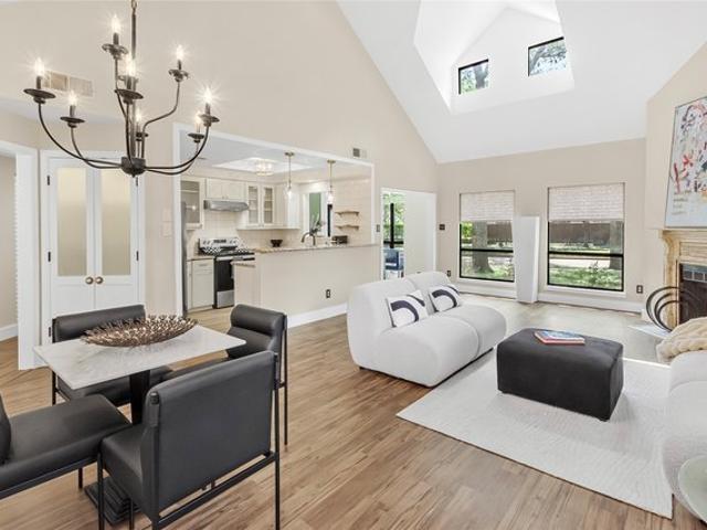 4144 Greystone Way Apt 101, Sugar Land, TX 77479