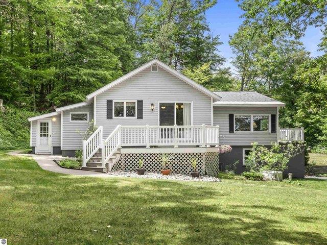 4145 Frankfort Hwy, Frankfort, MI 49635