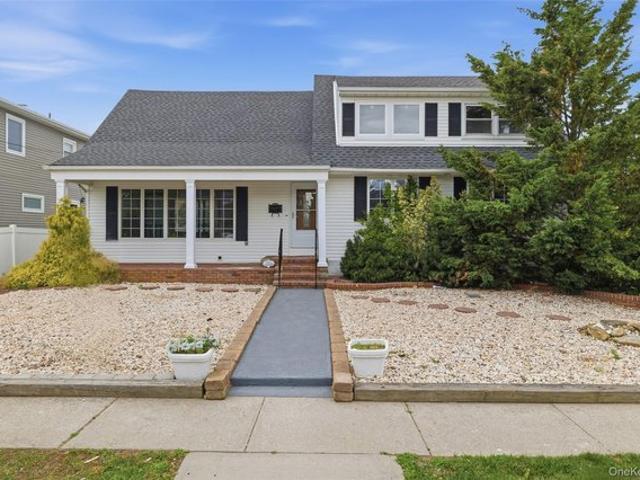 4146 New York Ave, Island Park, NY 11558
