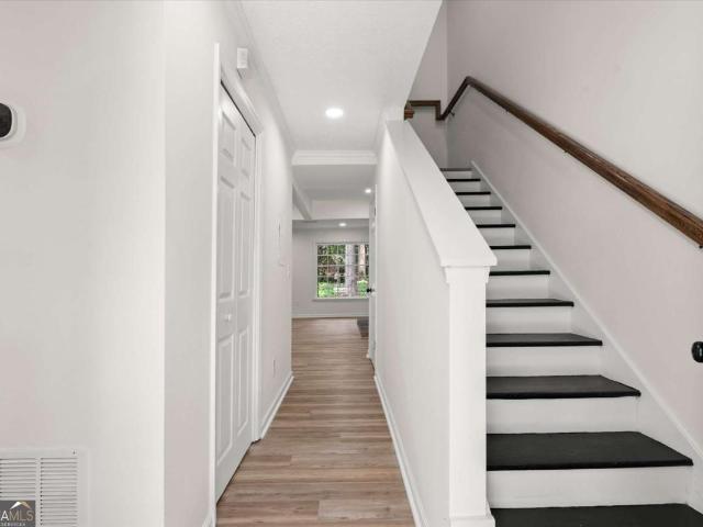 4147 N Gloucester Place