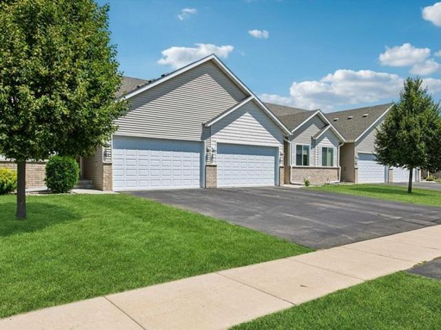 4147 Blakewood Dr, Shakopee, MN 55379