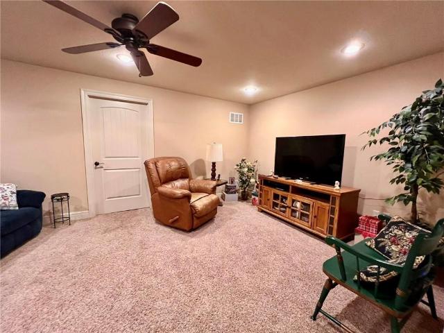 4149 NE Chapel Manor Dr, Lee's Summit, MO 64064 | MLS #2578