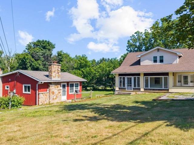 4149 Coplay Creek Rd, Schnecksville, PA 18078