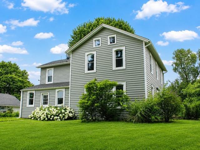 4149 School Rd, Chadwick, IL 61014
