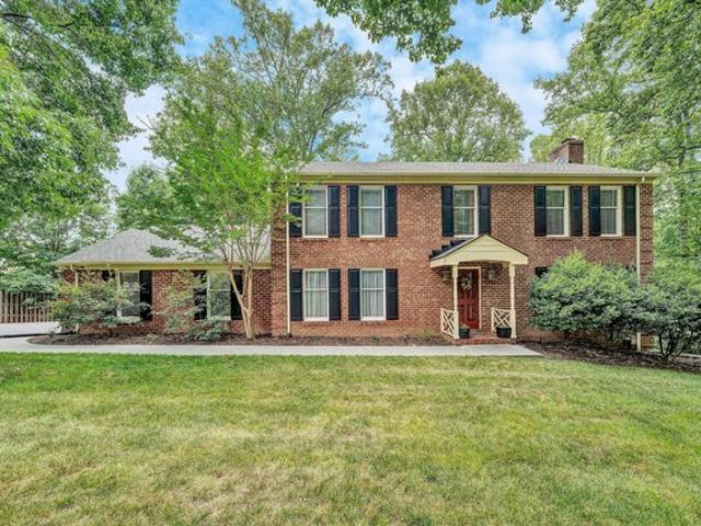 4149 Toddsbury Dr, Vinton, VA 24179