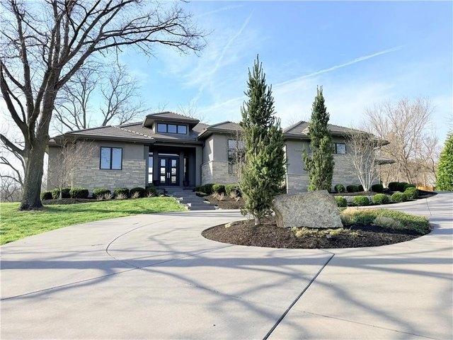4140 W 151st St, Leawood, KS 66224