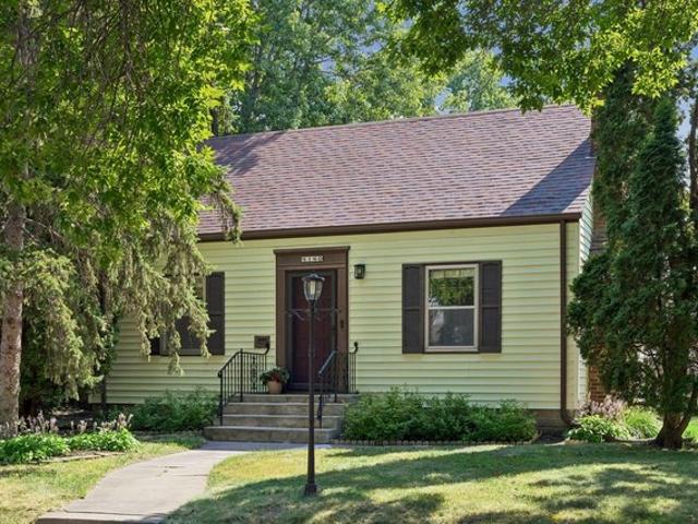 4140 Zenith Ave N, Robbinsdale, MN 55422