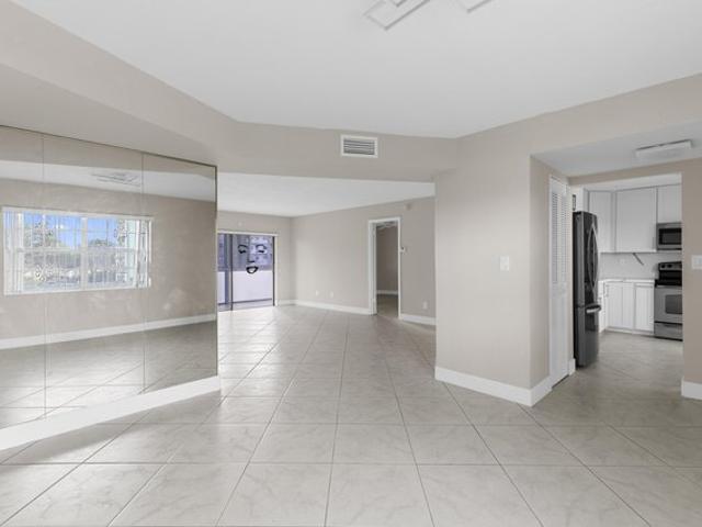4141 NW 44th Ave Apt 224, Lauderdale Lakes, FL 33319