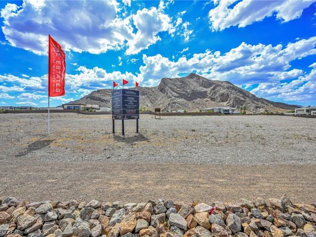 4141 N Grand Canyon Drive