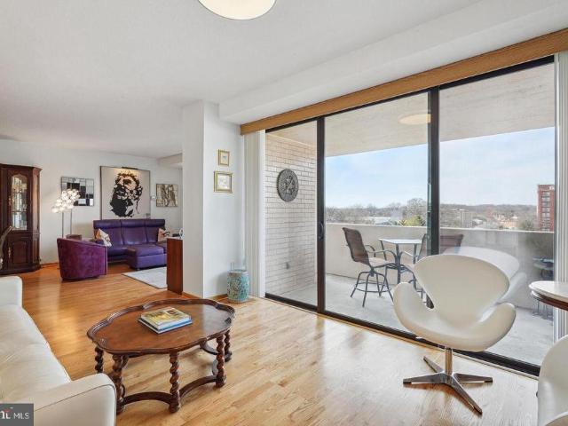 4141 N Henderson Road # 611