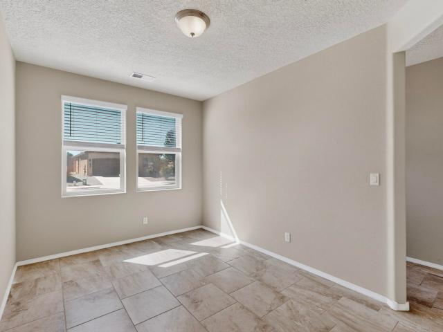 4141 Skyline Loop NE