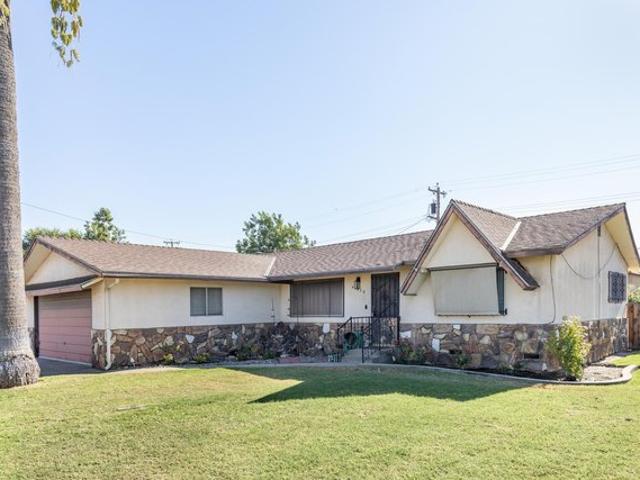 41428 David Rd, Orosi, CA 93647