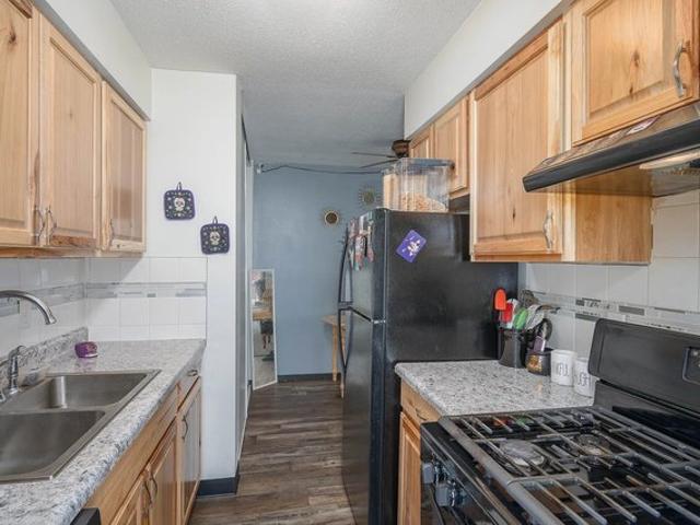 4142 th St W, Savage, MN 55378