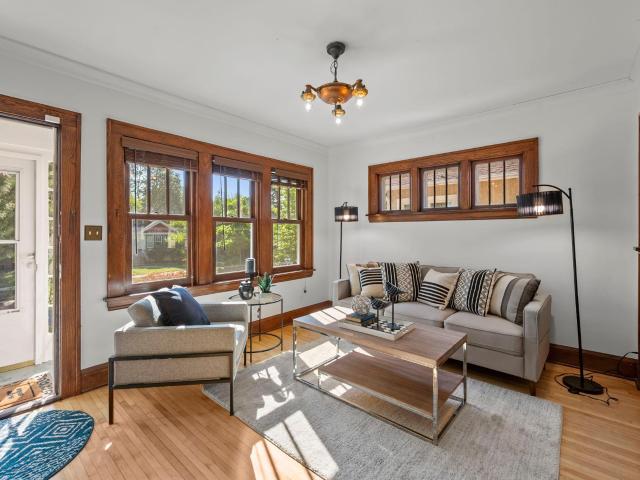 4142 18th Avenue S