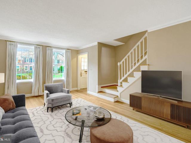 4142 36th St S, Arlington, VA 22206 | Compass