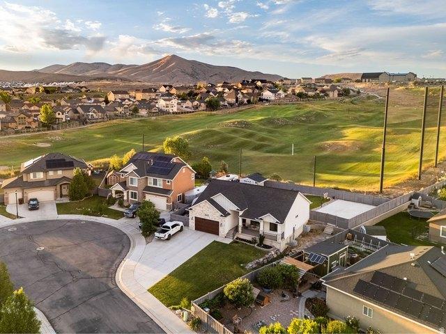 4143 E Berkshire Ln N, Eagle Mountain, UT 84005