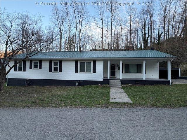 414 3rd Ave W, Madison, WV 25130