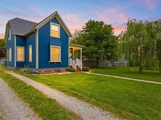 414 7th St, Lincoln, IL 62656
