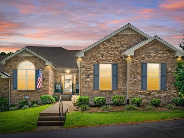 414 Country Club Ct, Clarksville, TN 37043