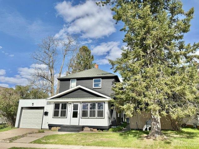 414 Chestnut St, Norway, MI 49870