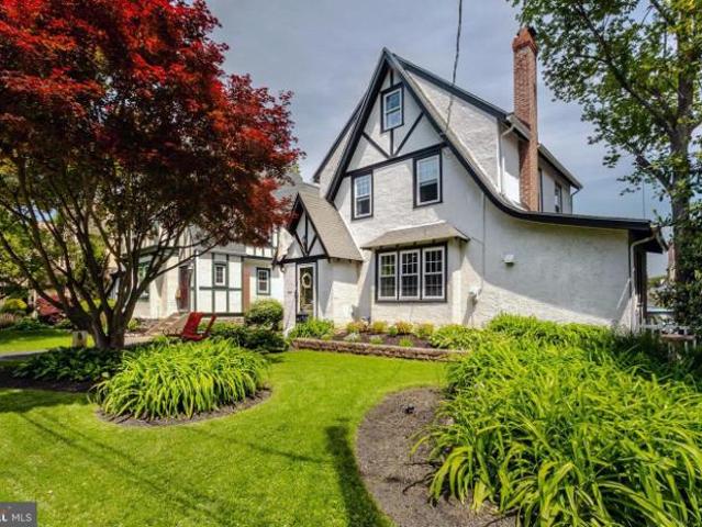 414 Cherry Ln, Havertown, PA 19083