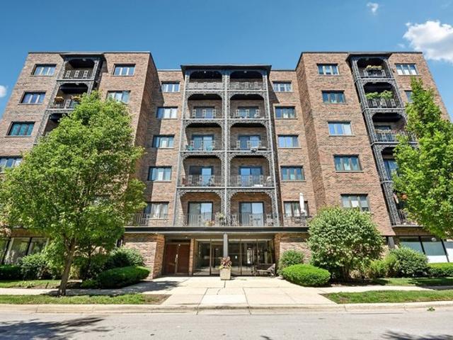 414 Clinton Pl Apt 502, River Forest, IL 60305