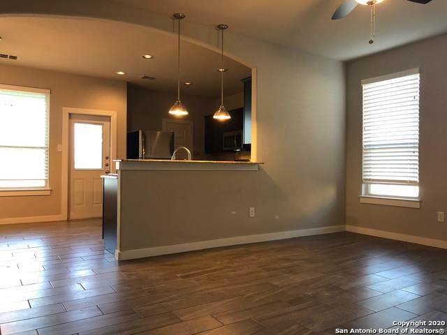 414 Creekside Curve