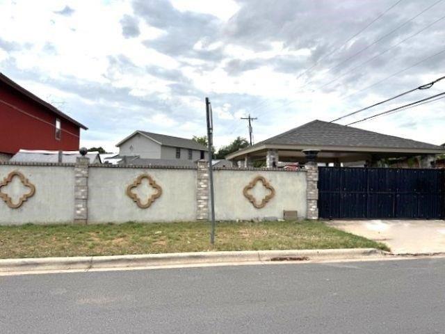414 Albany Dr, Laredo, TX 78045