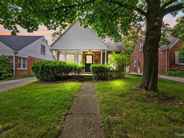 414 Aqua Ct, Royal Oak, MI 48073