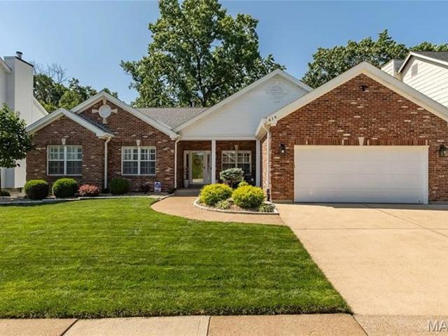 414 Arbor Glen Dr, Ballwin, MO 63021