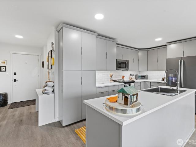 414 Boulevard # 203