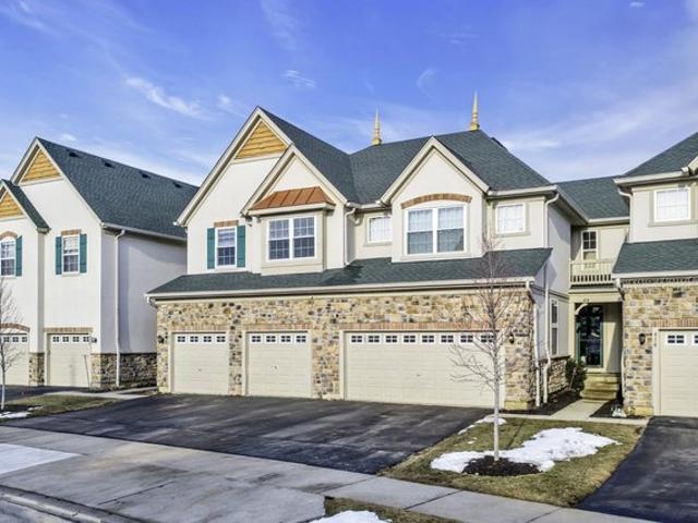 414 Bay Tree Cir, Vernon Hills, IL 60061