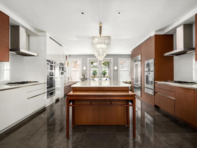 414 E 50TH Street