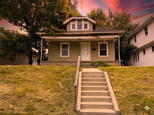 414 E Fairview Ave, South Bend, IN 46614