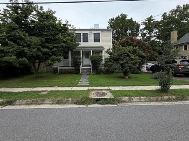 414 E Howell Ave, Alexandria, VA 22301