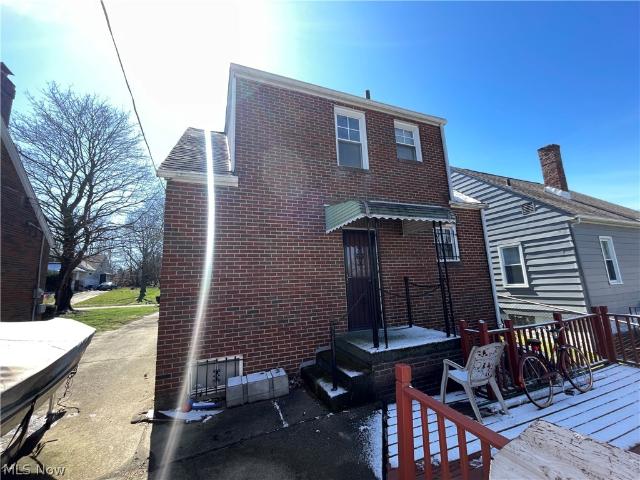 414 E Laclede Avenue