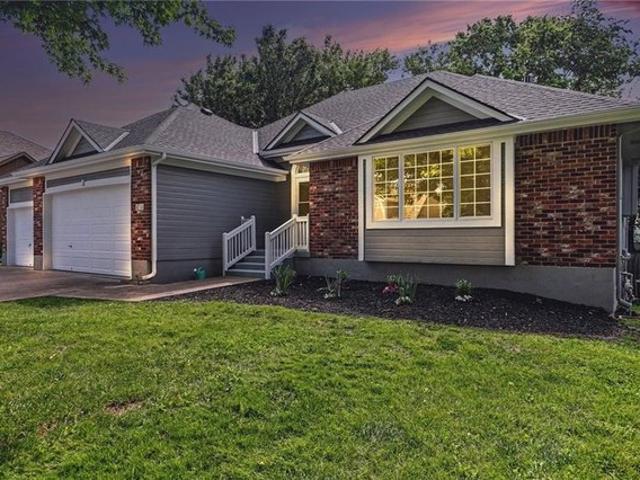 414 Eagle Glen Dr, Raymore, MO 64083
