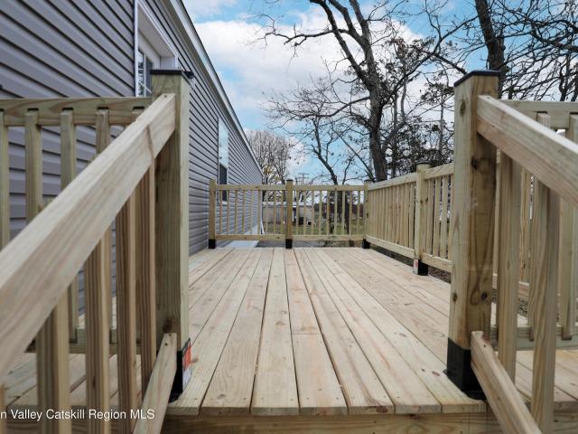 414 Joslen Boulevard 1
