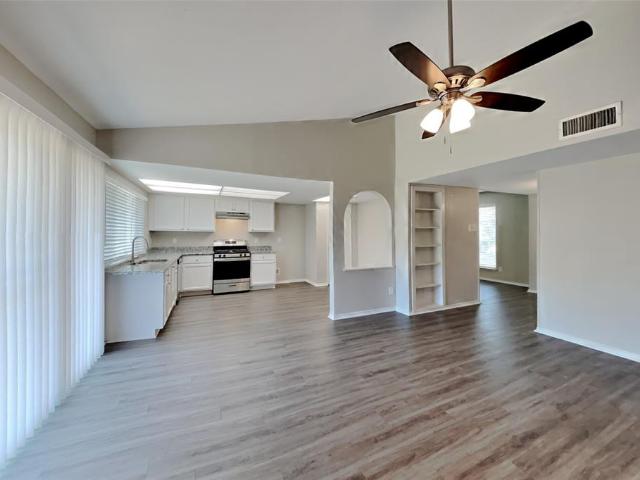 414 Oak Ridge Place