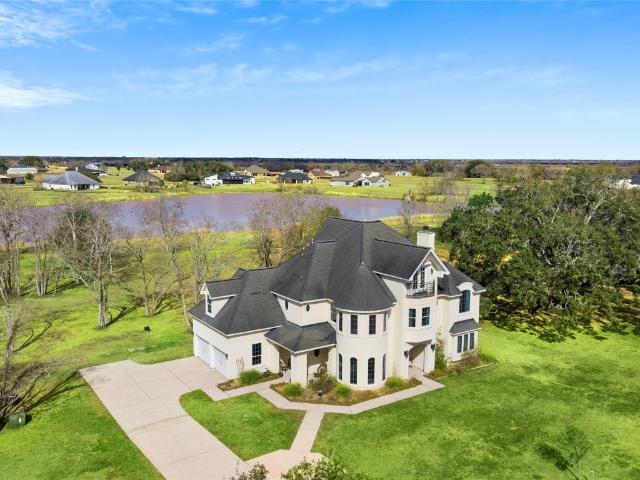 414 Lakeland Circle