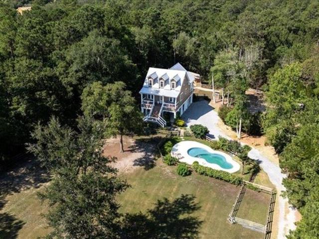 414 Mouzons Blf, McClellanville, SC 29458