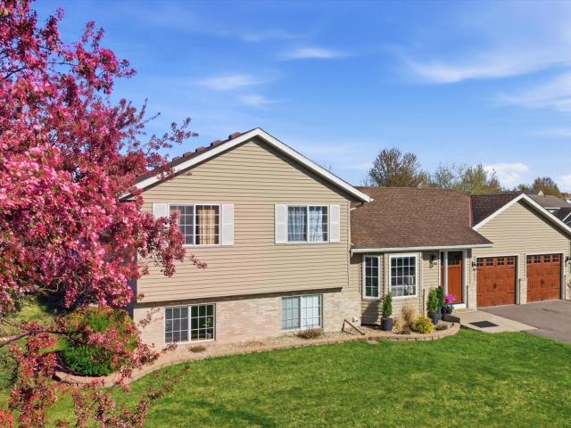 414 Maple Knoll Way NW