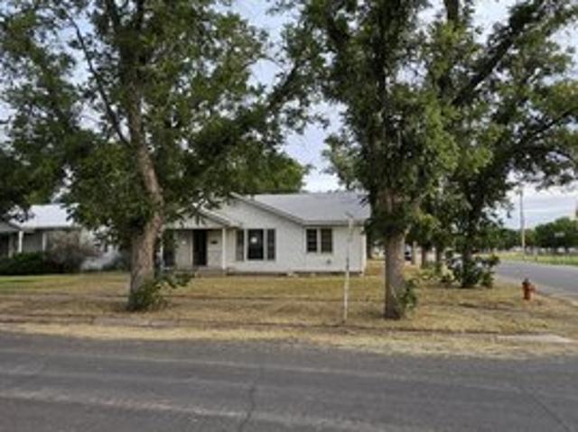 414 Mariposa St, Carlsbad, NM 88220
