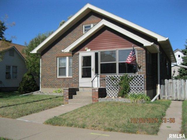 414 N 3rd Ave, Clinton, IA 52732