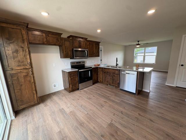 414 N Cherokee Trail