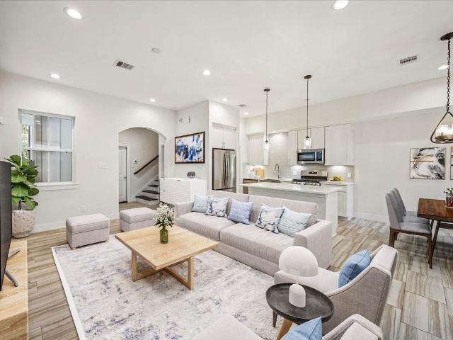 414 N Live Oak Street A