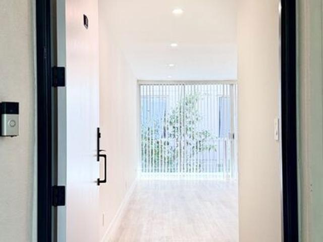 414 N Palm Drive 8