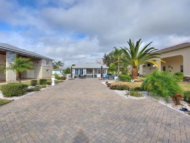 414 Nolane Ln, Polk City, FL 33868