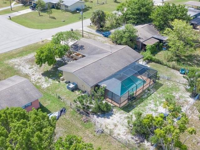 414 NE 15th Pl, Cape Coral, FL 33909